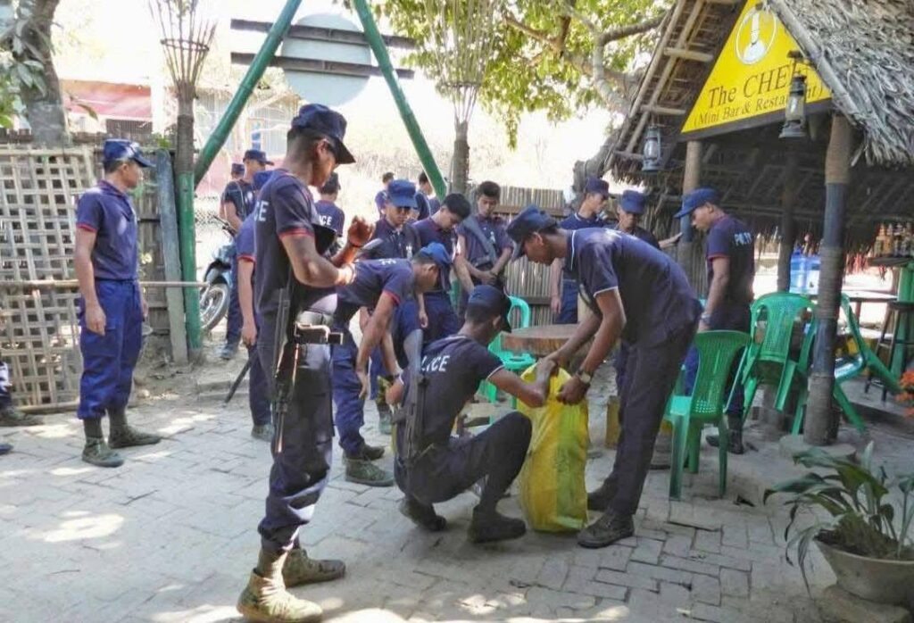 AA Extorts Food from Rohingya in Maungdaw - Rohingya Vision